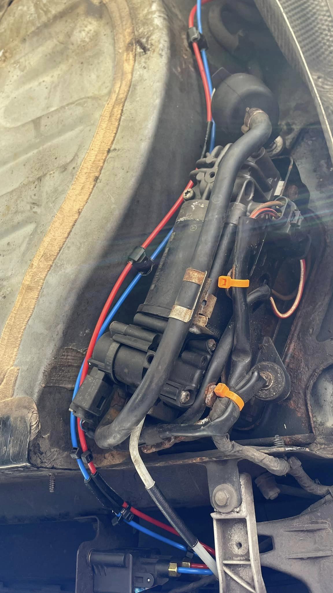 S212 E350 E Class - Rear Suspension Dropping - The Jam Journal